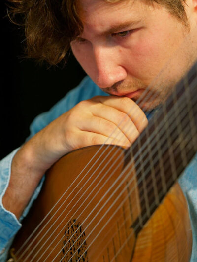 The Unmistakable Sound of Thomas Dunford » Early Music America